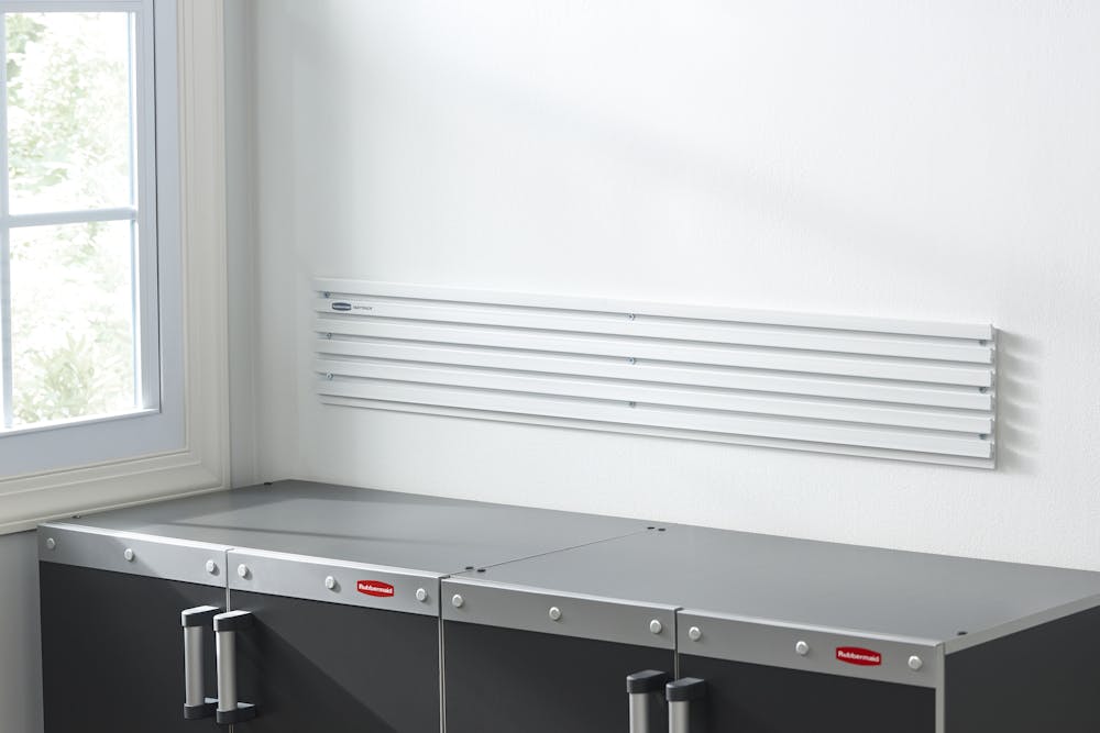 Rubbermaid fasttrack wall store